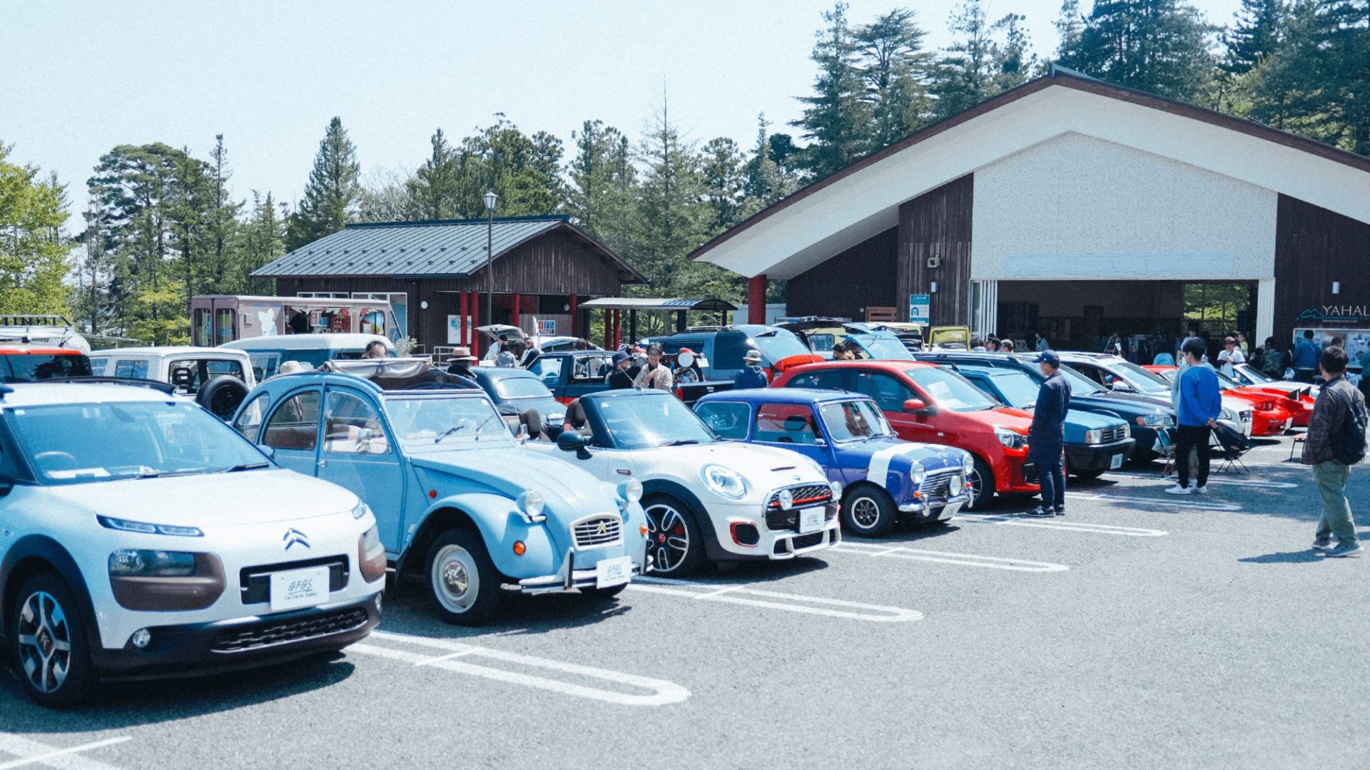 【新潟県・弥彦村】見ているだけで笑顔になる「GFGS CarLife In Yahiko vol.4」人とクルマのかわいい関係 | Drive! NIPPON | ドライブ関連情報サイト